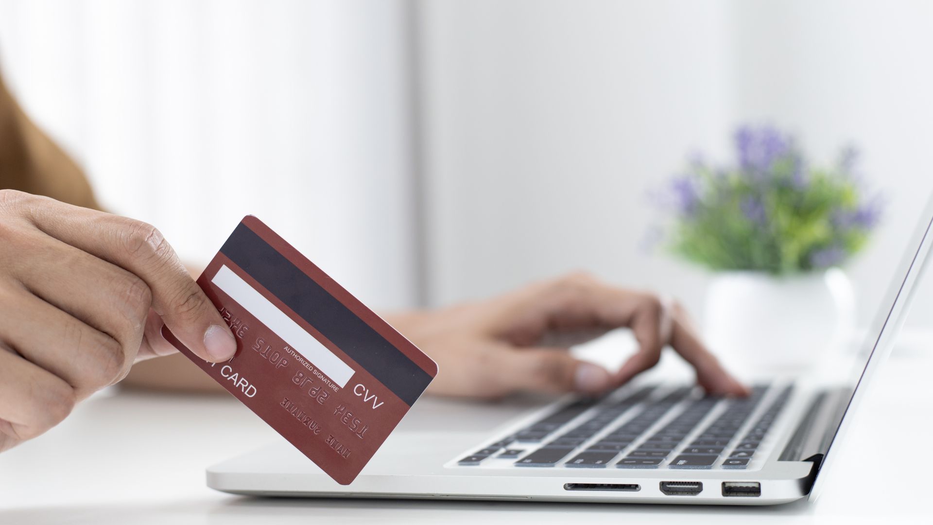 Why Is My Credit Card Transaction Not Showing Up? - Finance Reference